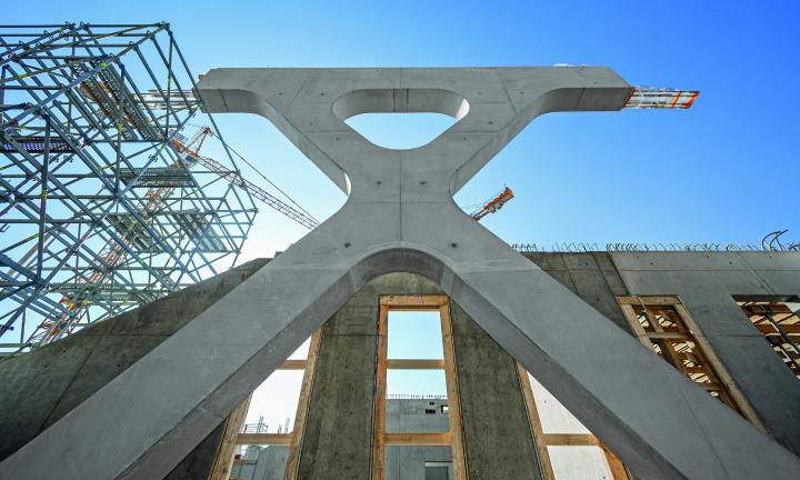 Ready to go with sophisticated freeform architecture – Construction ...